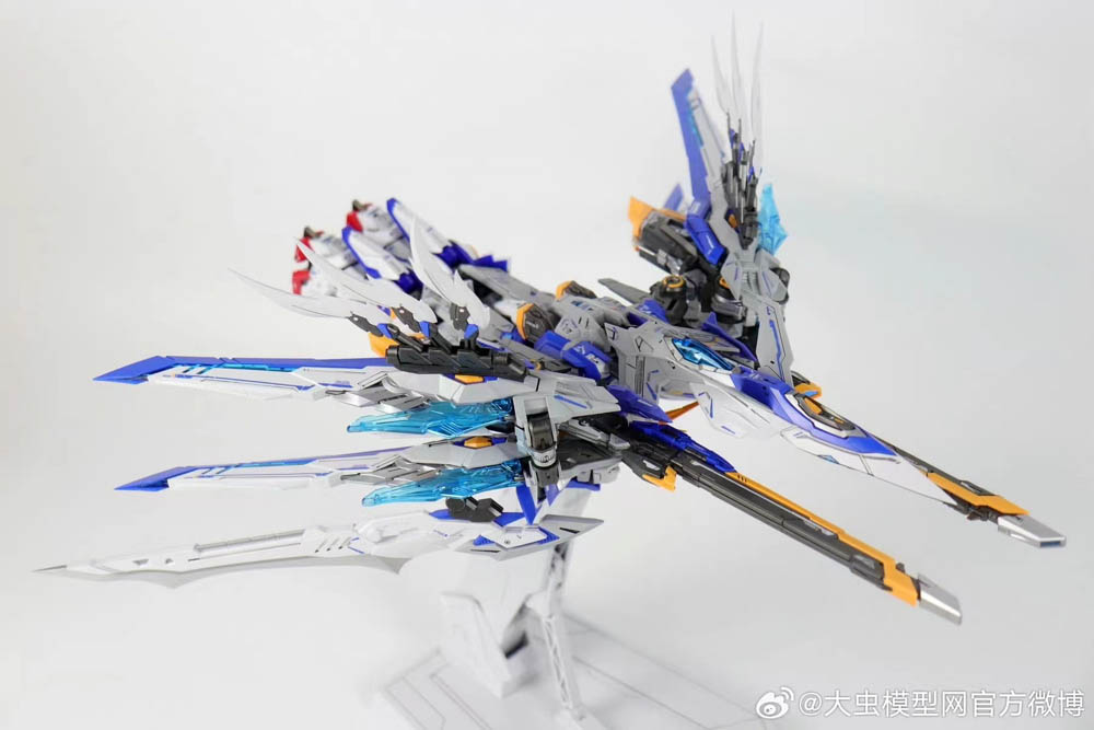 Super Nova ZZA MG 1/100 WING ZERO BLUE FLAME EVO MODEL