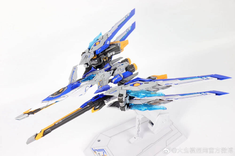 Super Nova ZZA MG 1/100 WING ZERO BLUE FLAME EVO MODEL