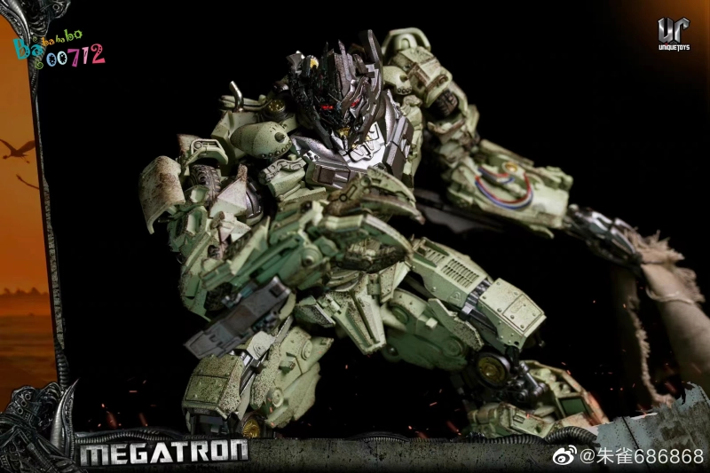 Unique Toys UTR-05 Desperado Megatron Battle Damaged Version