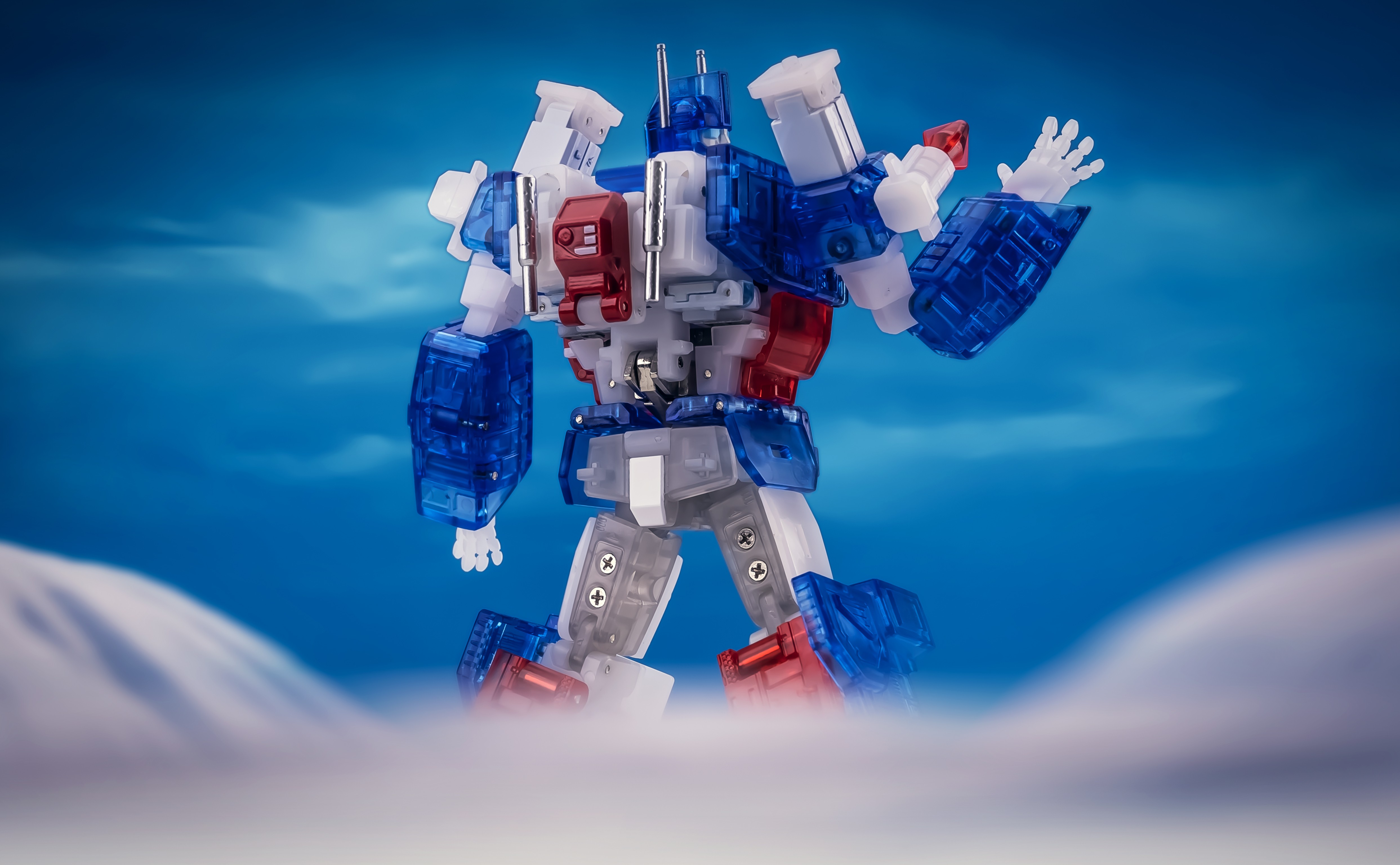 Newage H28T Octavian Ultra Magnus Transparent Version mini action figure