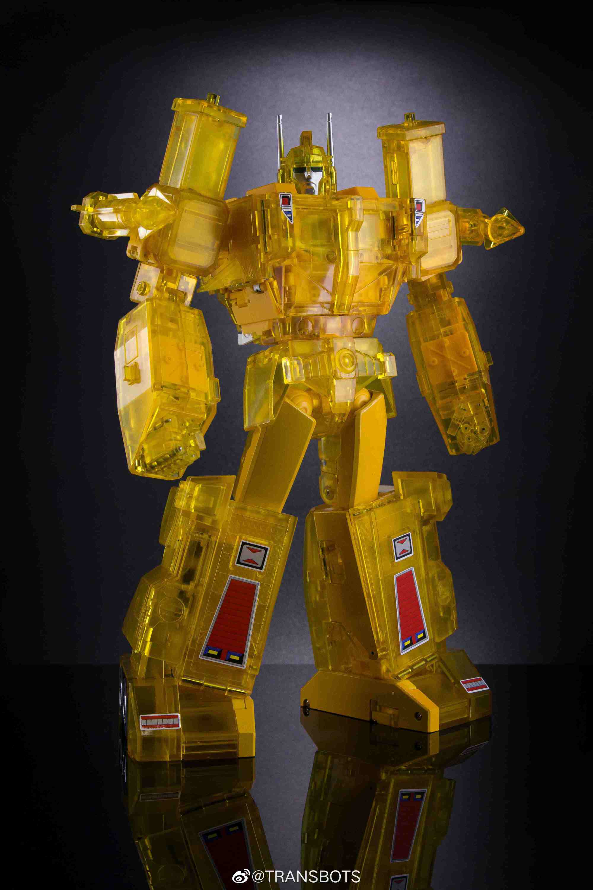 XTransbots MX-22C yellow Ultra Magnus Transparent version Action Figure