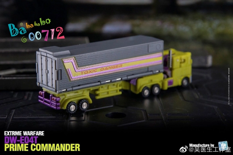 Dr.Wu DW-E04T Prime Commander Optimus Prime Toxitron Version w/Trailer