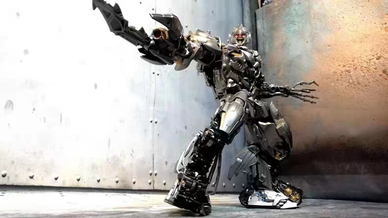 Black Mamba LS-06 Tank Megatron Oversize Action Figure