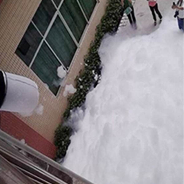 Hanging foam machine