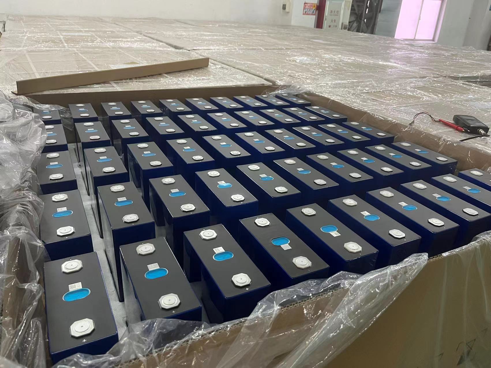 Newest Design EVE 280Ah 3.2V LiFePo4 Prismatic Battery