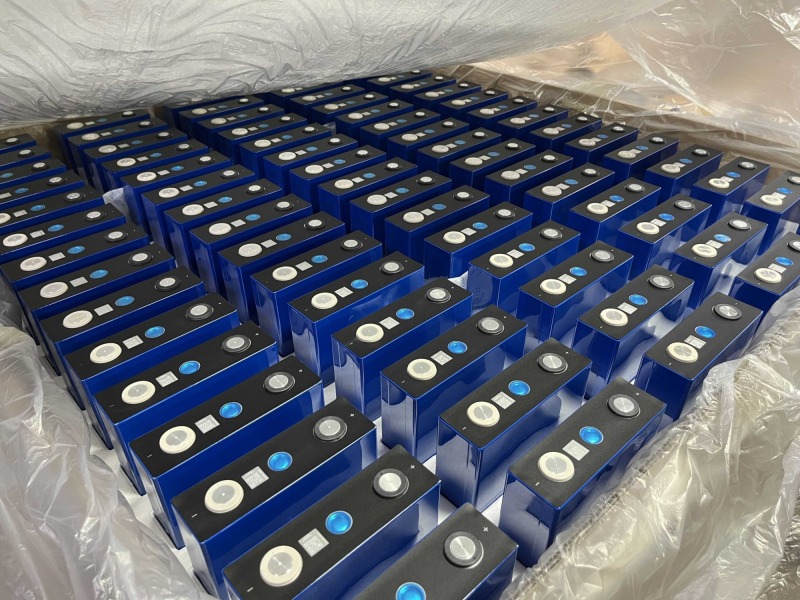 EVE 100Ah 3.2V LiFePo4 Prismatic Rechargeable Lithium Ion Battery