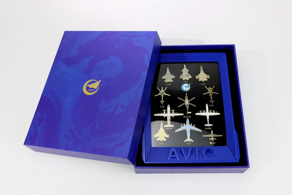 New Classic Badge Set Commemorative badge