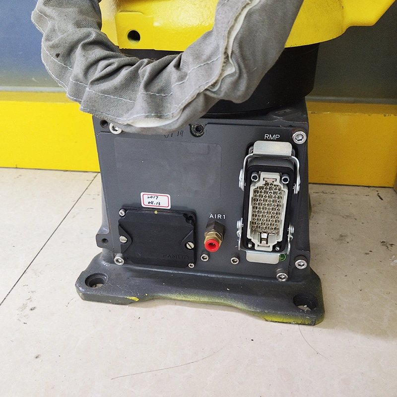 A05B-1221-B402 FANUC Robot Arm