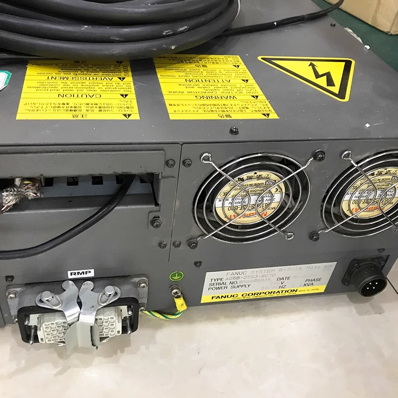 A05B-2553-B070 Fanuc robot system control cabinet R-30iA mate