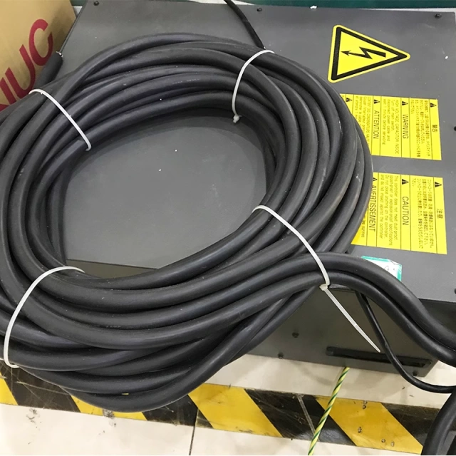 A05B-2553-B070 Fanuc robot system control cabinet R-30iA mate