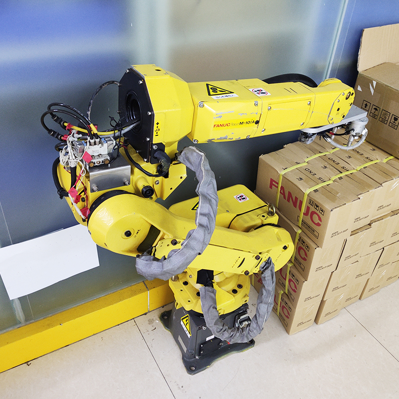 A05B-1221-B402 FANUC Robot Arm
