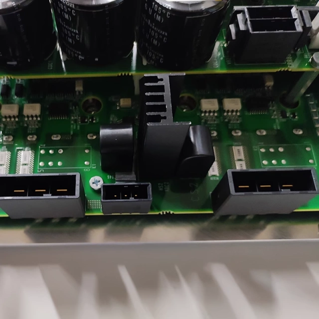 A06B-6400-H005 A06B-6400-H001 Fanuc Servo Amplifier