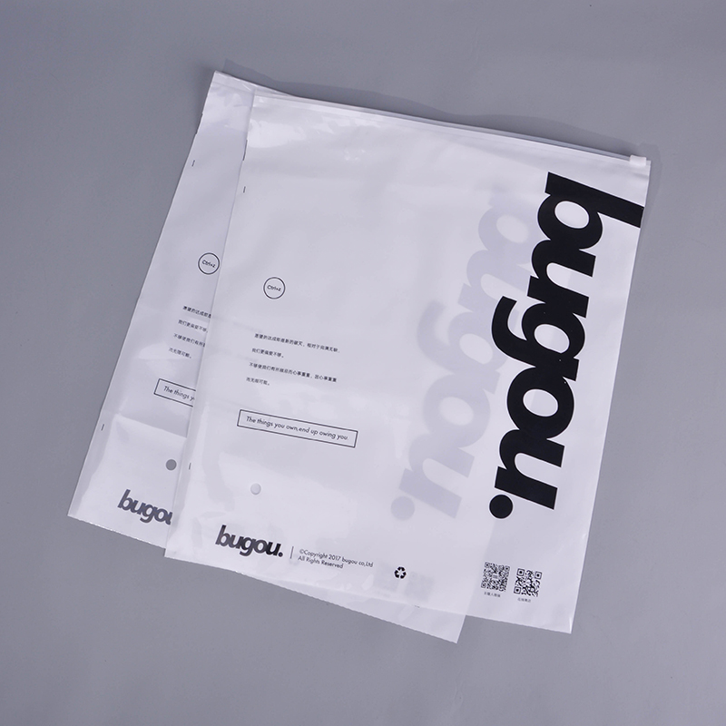 Custom PE Zipper Bags for Clothing | Secure & Stylish Packaging