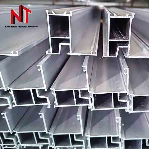 Aluminum bar for windows