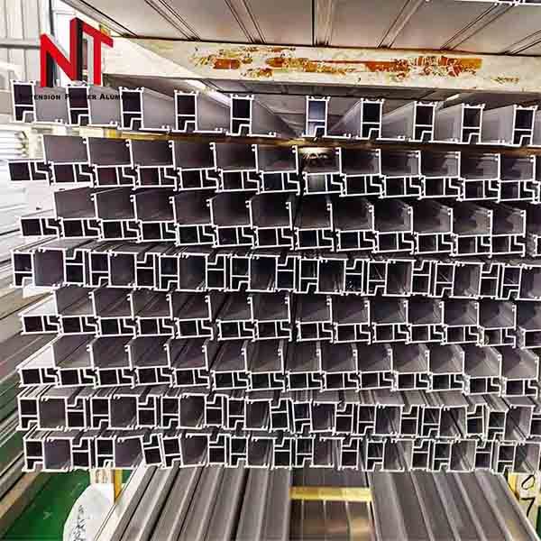 Aluminum bar for windows