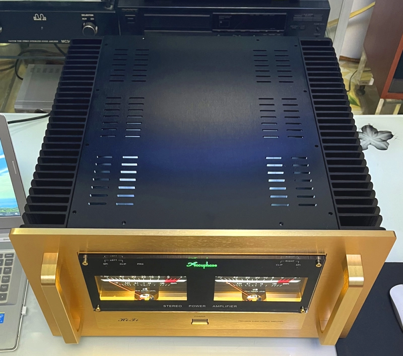 Reference Accuphase AM-200 high power Class A Fully balanced amplifier ...