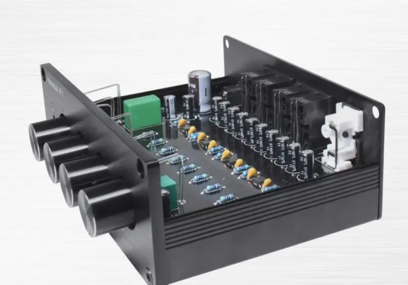 1 input and 4 outputs simultaneously Audio switcher hifi line conversion with 1 input lossless ...