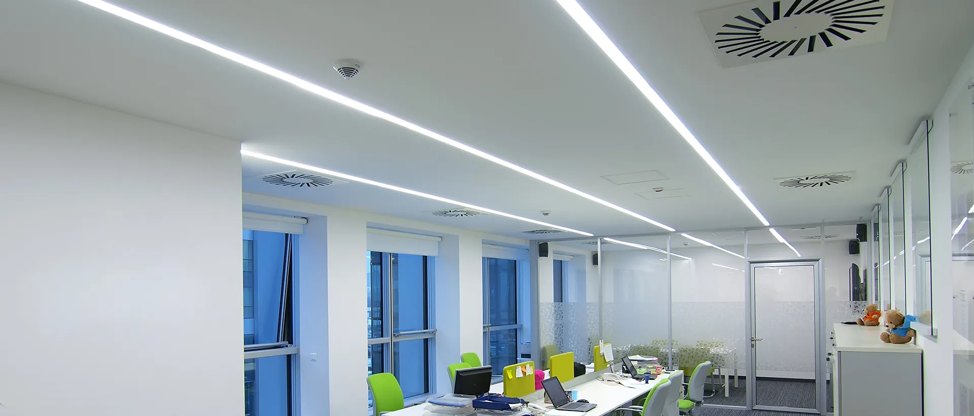 ZETA 2.3" Recessed Linear LED – Trimless, Seamless Lighting Solutions