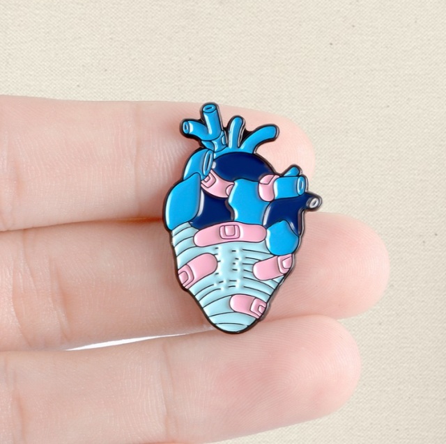 custom lapel pins heart structure