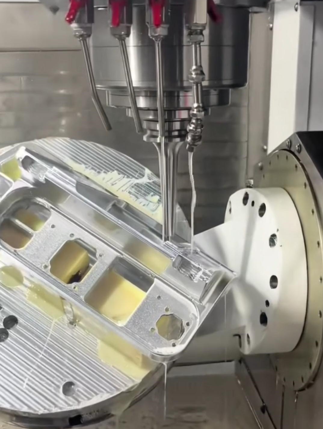 What is 5-Axis Simultaneous Machining