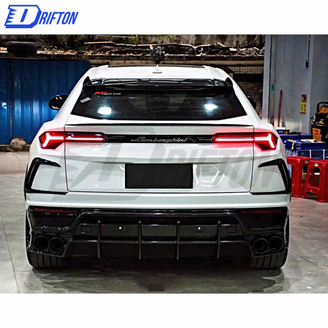 TopCar Style Dry Carbon Fiber Rear Diffuser For Lamborghini URUS 2018-2022