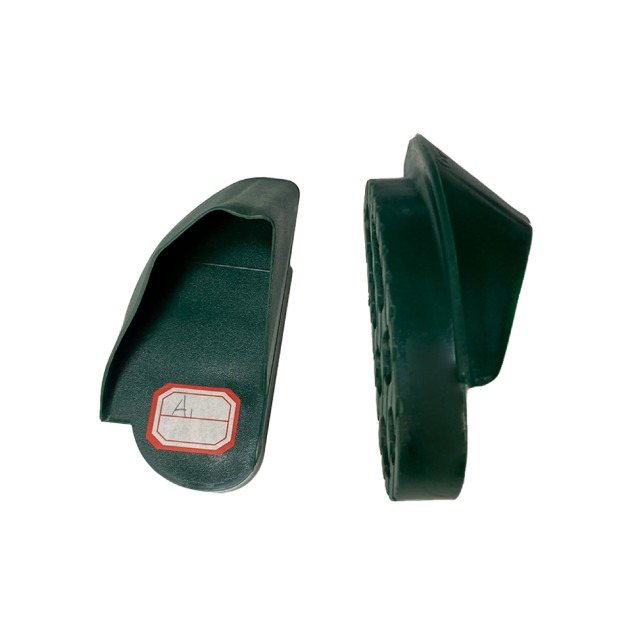 Wooden cow shoe （livestock）