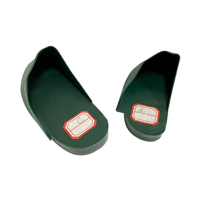 Wooden cow shoe （livestock）