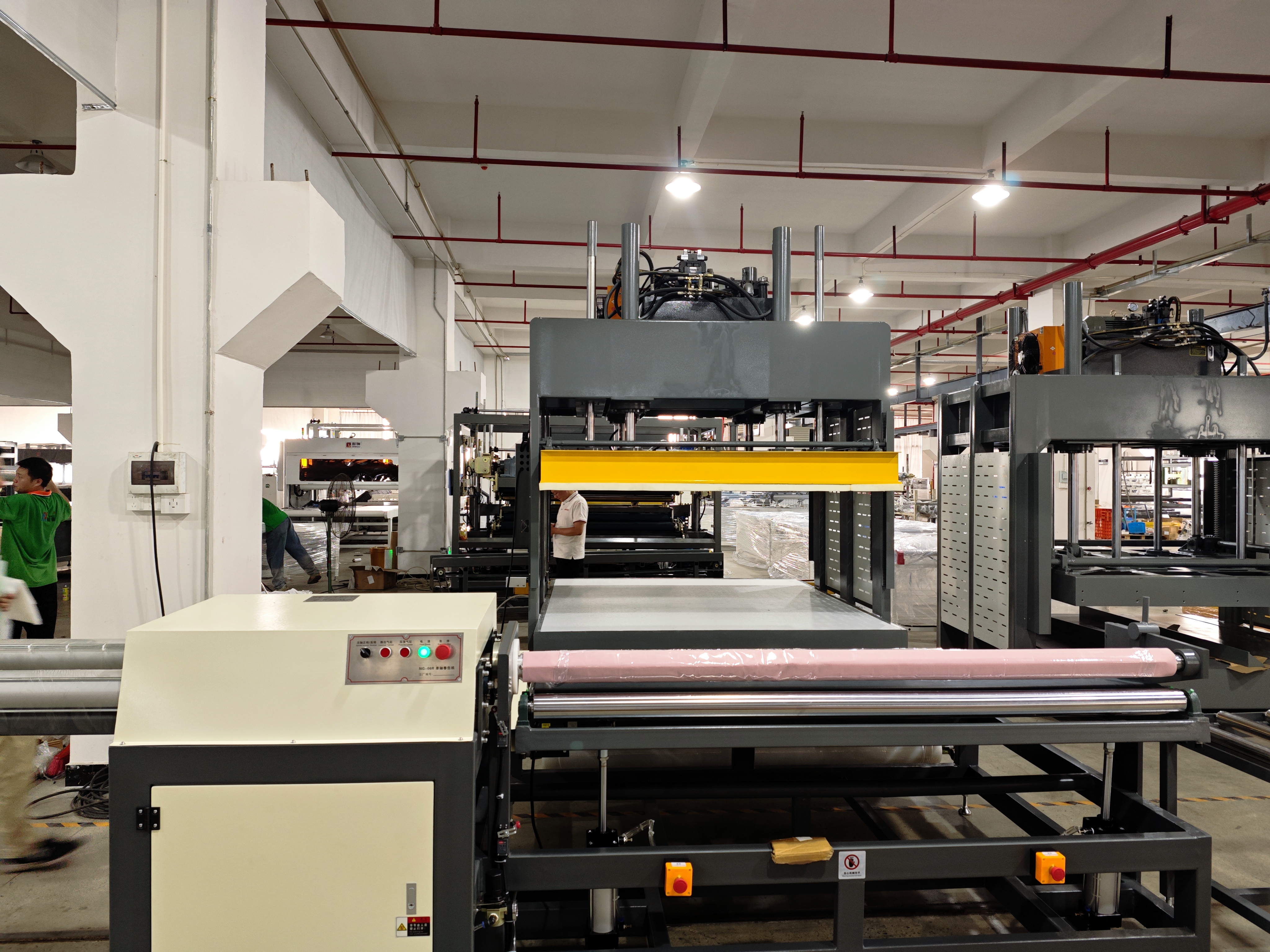 Understanding Automatic Sofa Compression & Roll Packing Machines |NAIGU