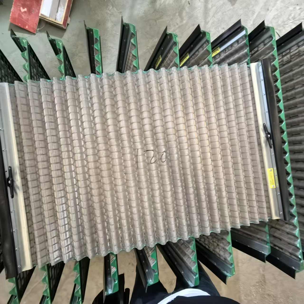 503/504 corrugated replacement screens