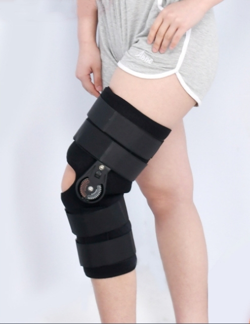 Adjustable knee joint brace