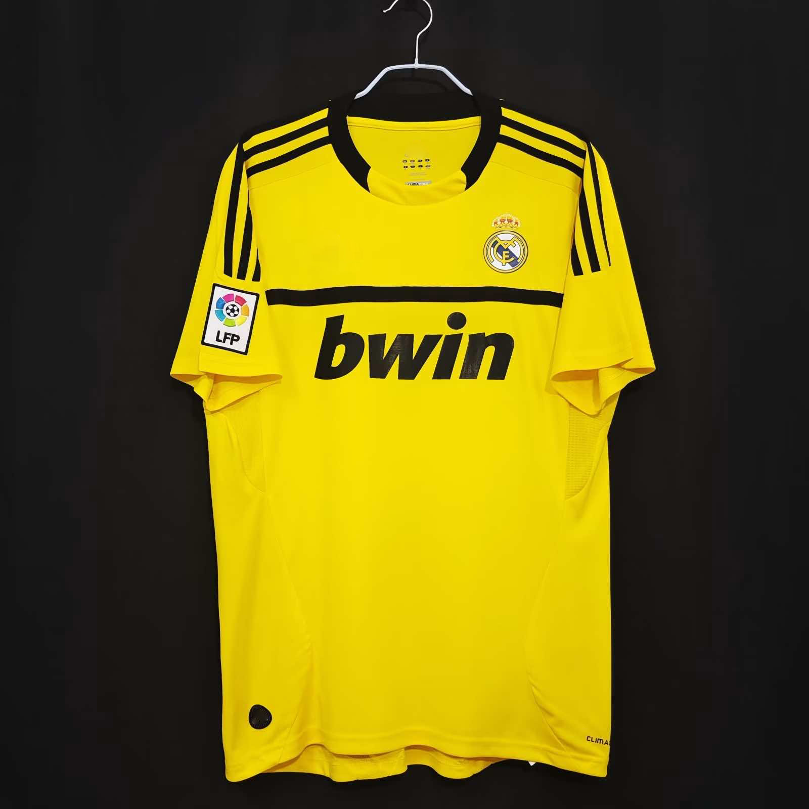 Goalkeeper: Real Madrid Yellow for the 201112 season Retro