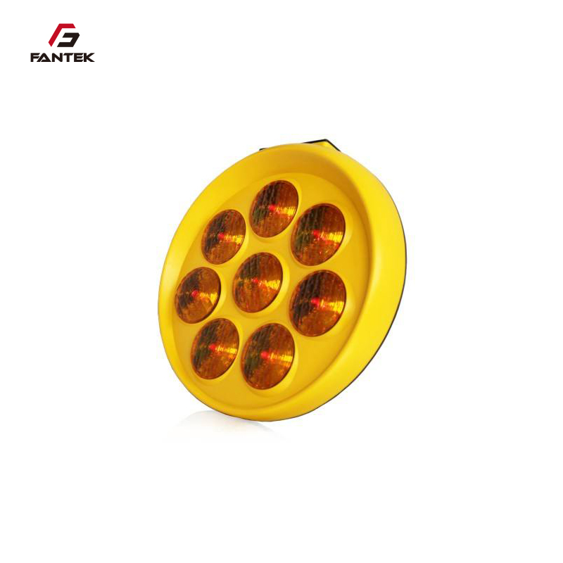 Sunflower solar warning light for traffic safety