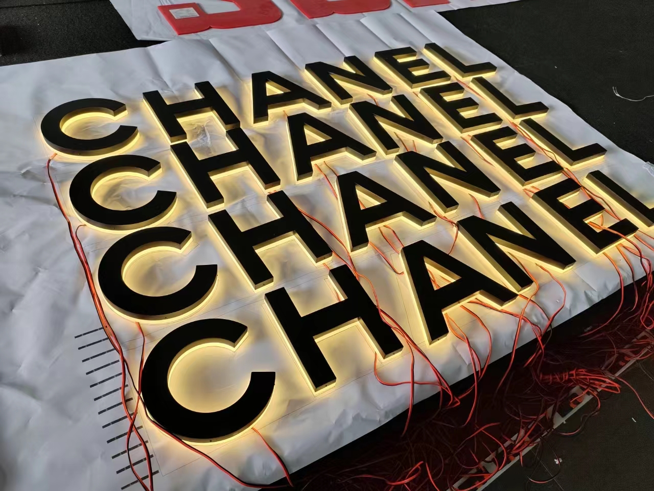 A Shopper's Guide: Choosing the Best Signage for Your Shopping Center