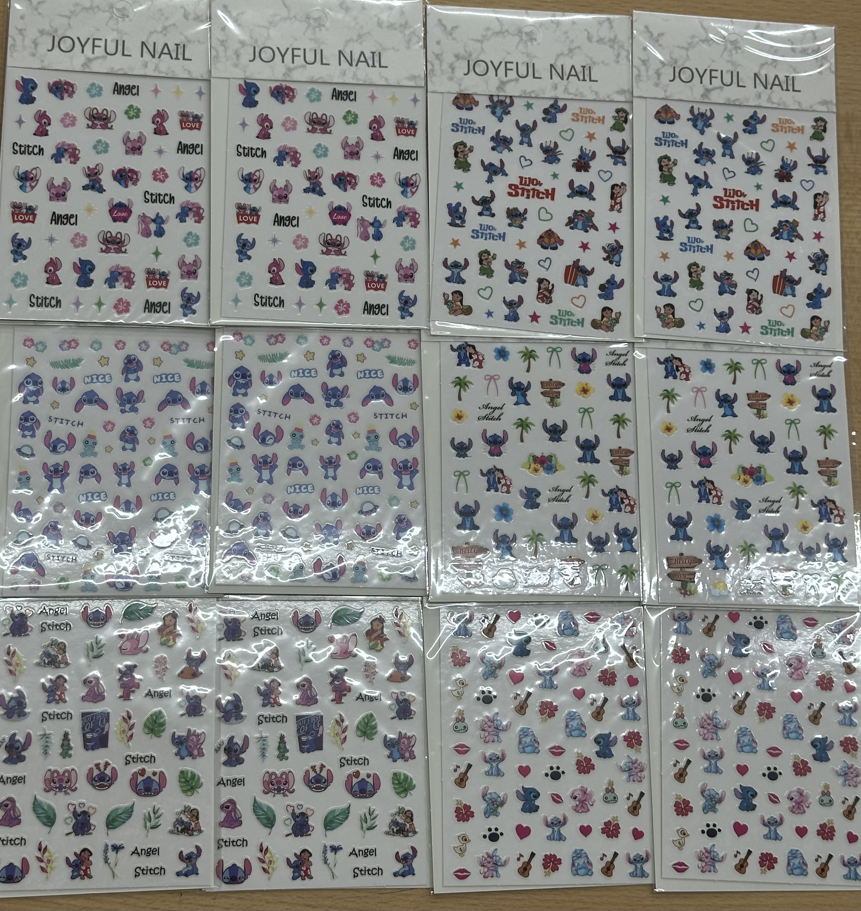 Sticker animada /Paquete con 12 piezas