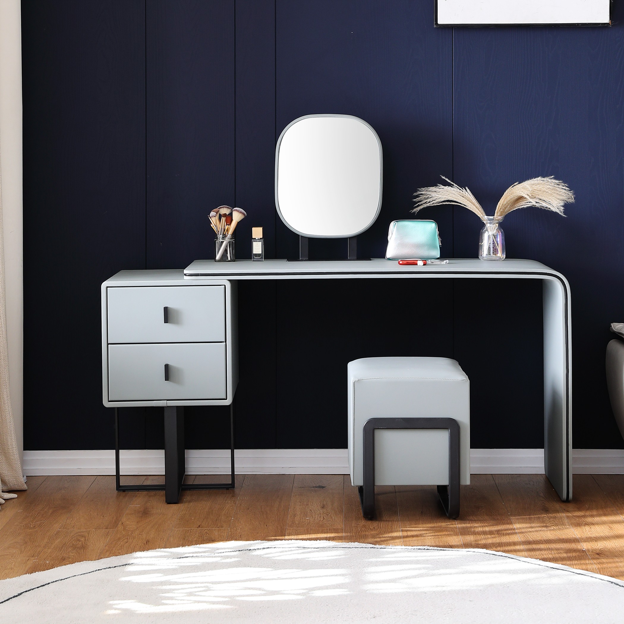 Trendy Vanity Tables: Get the Perfect Look for Your Bedroom