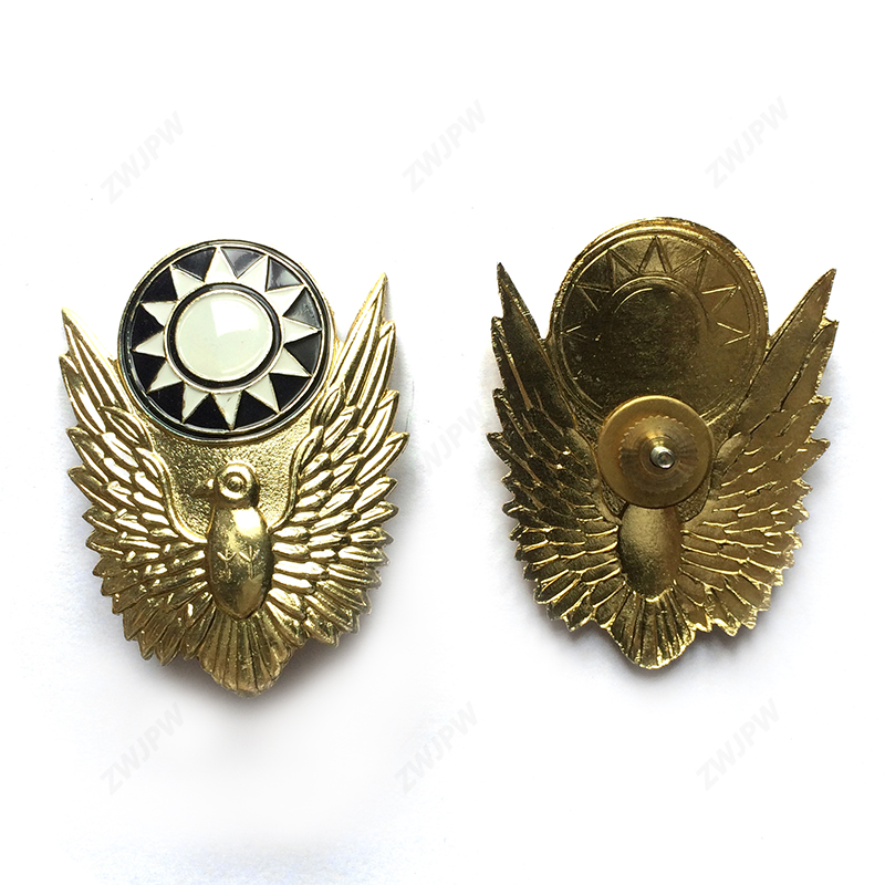 China KMT Army Type 46 Cap Insignia,