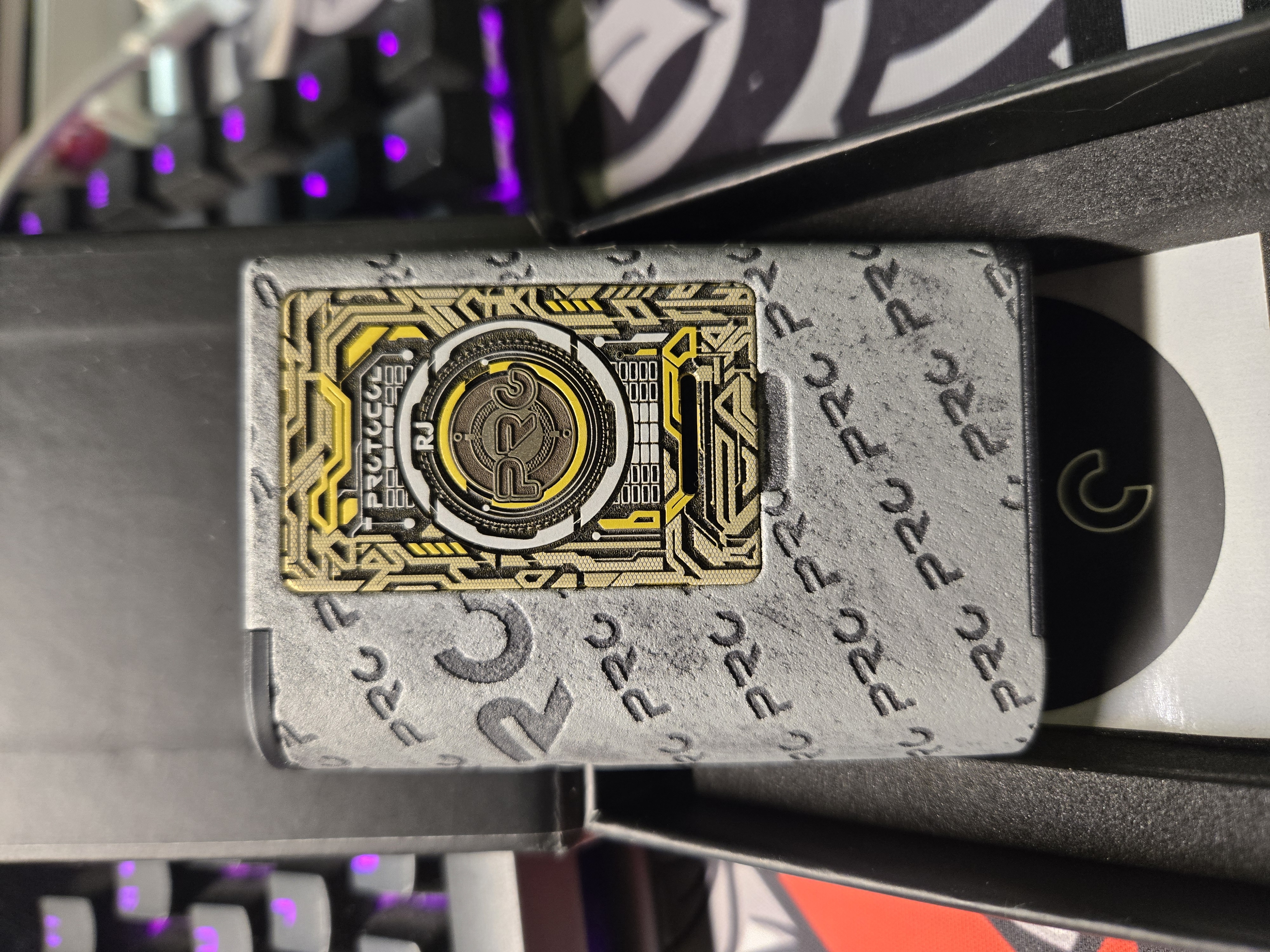 PRC IONBOX Grey carving