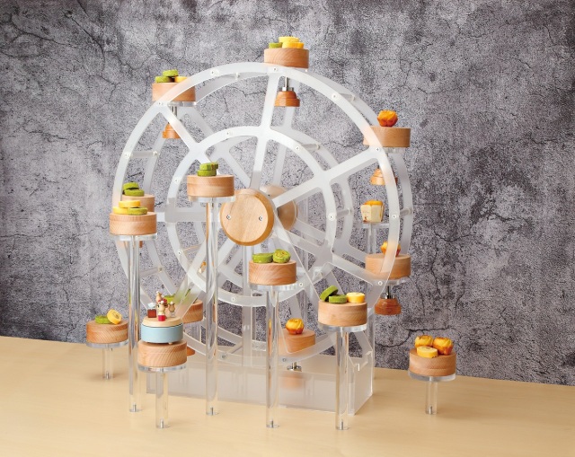Ferries wheel Cake display