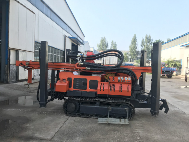 CRAWLER DTH DRILL RIG