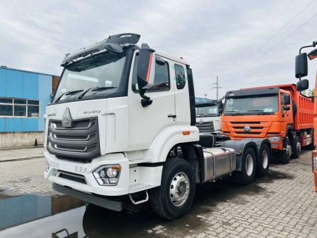 SINOTRUK HOWO N7 6X4 TRACTOR TRUCK