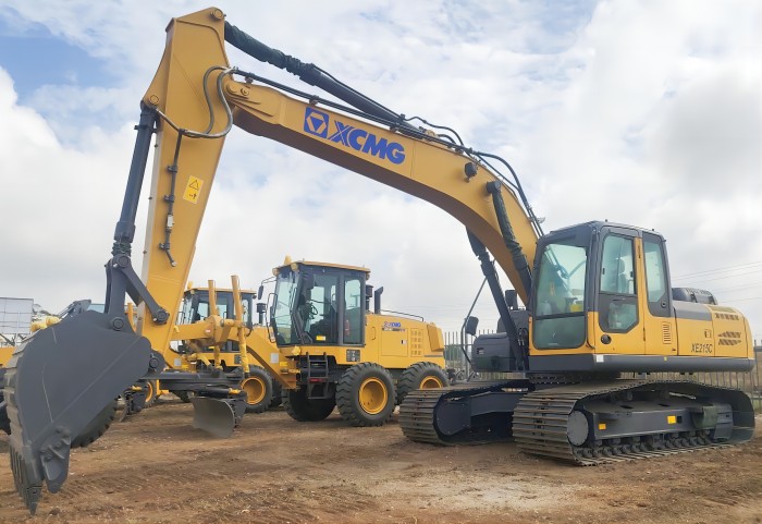XCMG XE215C EXCAVATOR