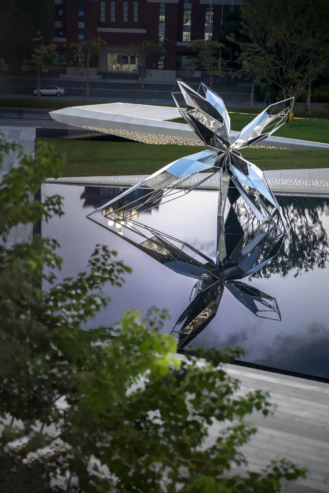 Outdoor Modern Flower of Wisdom Sculpture