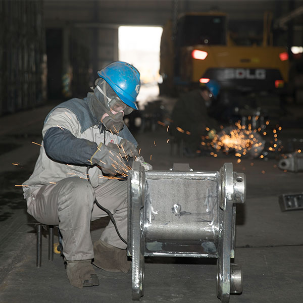 Rail-Road Ballast Undercutter Excavator