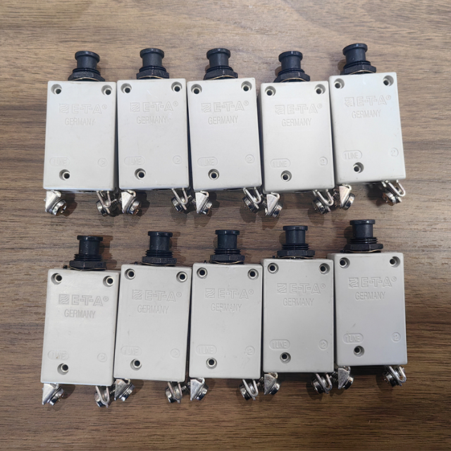 Miniature DC Circuit Breaker ELT7126/5A