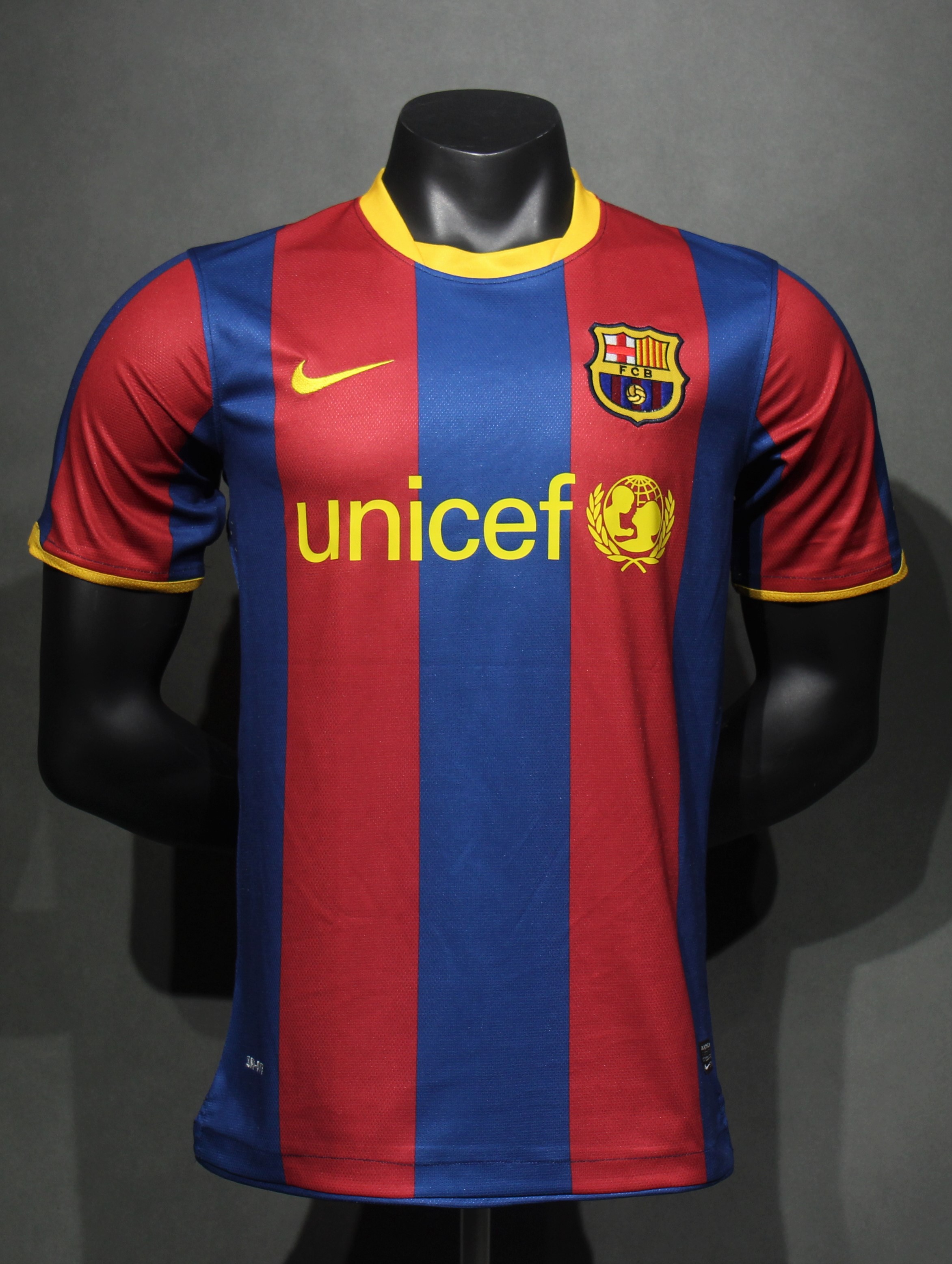 10-11 Barcelona Home Retro Jersey Player Editon