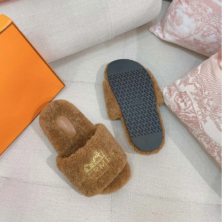HERMES Lamb hair slippers