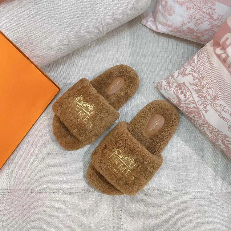 HERMES Lamb hair slippers