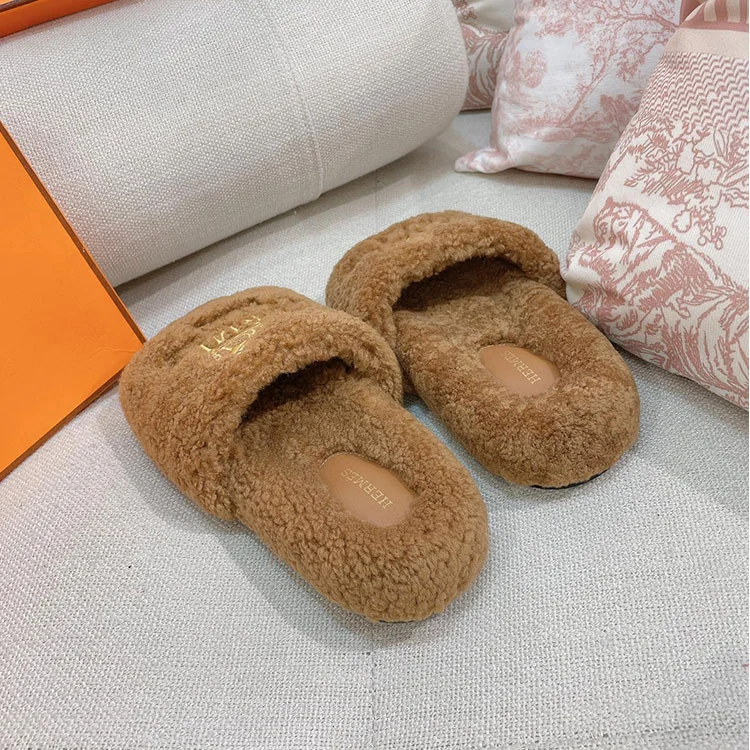 HERMES Lamb hair slippers