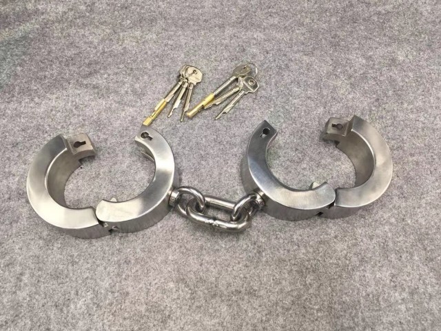 Stainless Steel Heavy Style Handcuffs Metal Bondage Gear Device