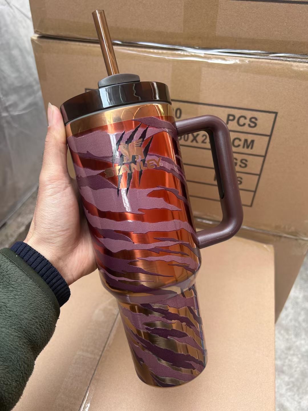 Alwin China RTS New 40oz Stanley Tiger Print Hot Sale with Logo